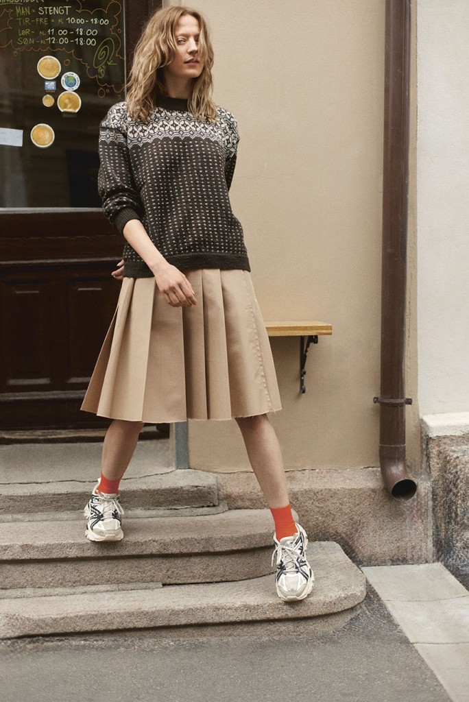 T75-3 Hege damegenser (oppskrift) Sandnes Garn | Idestova As