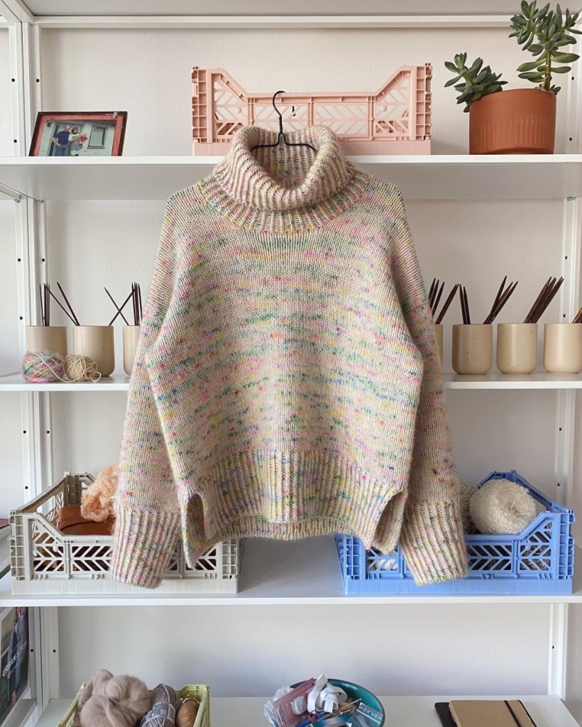Wednesday Sweater (Oppskrift) PetiteKnit | Idestova As